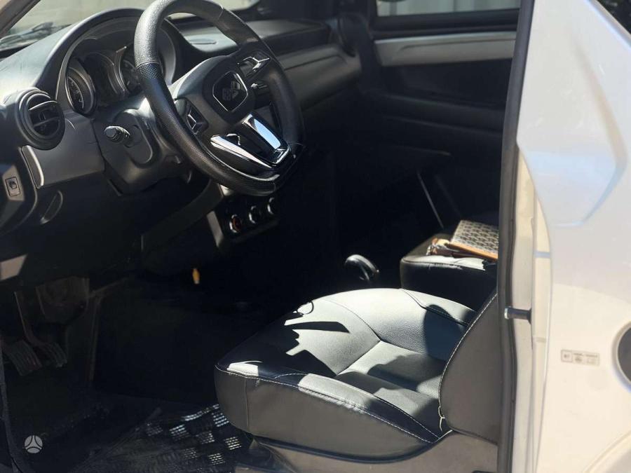 Balts Ligier JS 50 2022 Viļņa, ar dzinēja tilpumu 4.90 L un nobraukumu 27 tūkst. km par 9999 €, foto 9 vietnē AUTOMOTO.COM.LV