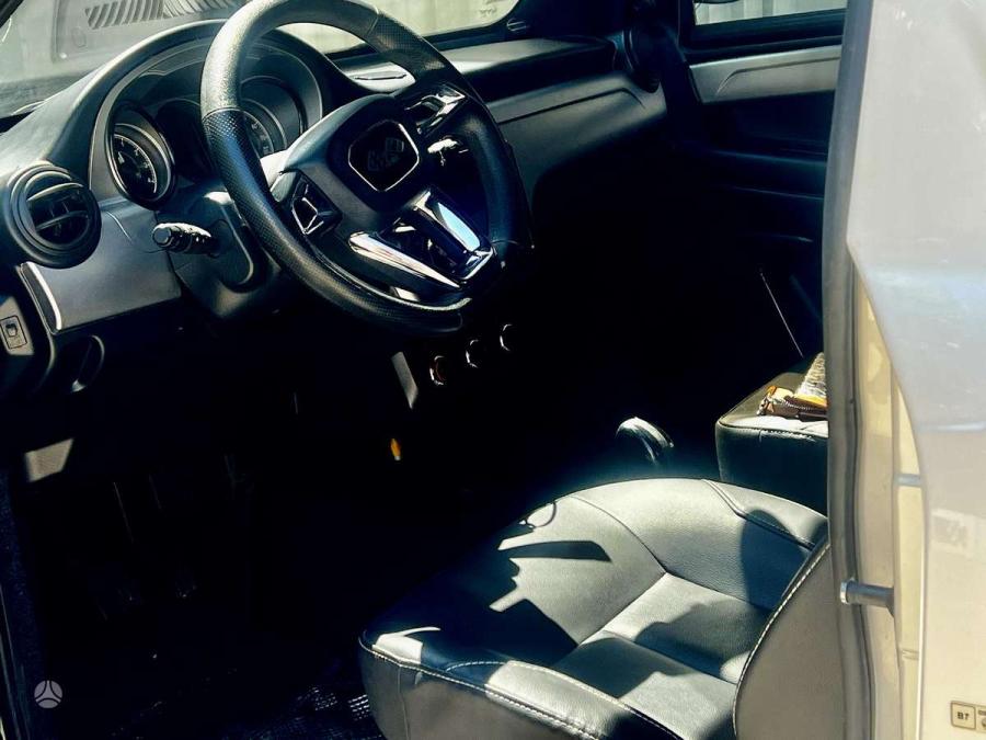 Balts Ligier JS 50 2022 Viļņa, ar dzinēja tilpumu 4.90 L un nobraukumu 27 tūkst. km par 9999 €, foto 12 vietnē AUTOMOTO.COM.LV