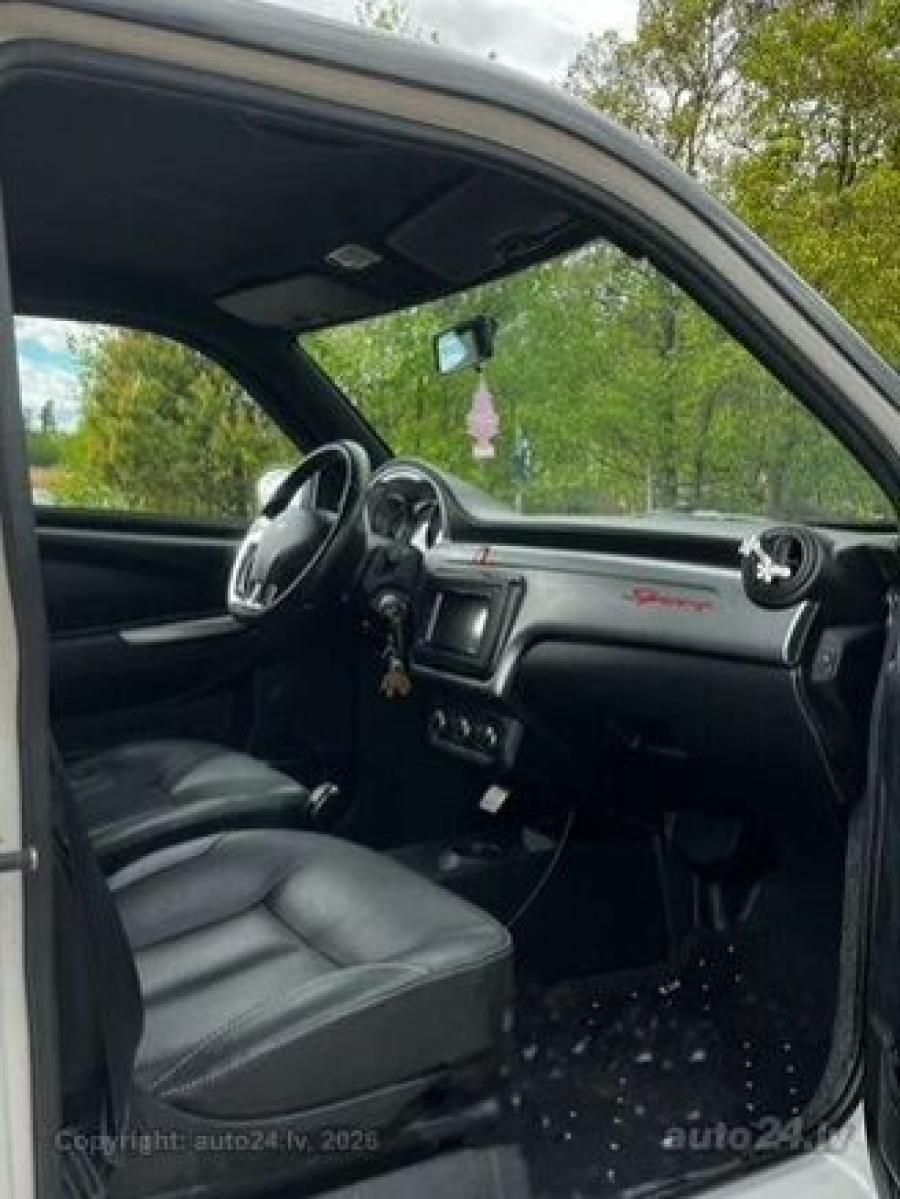 White Ligier JS 50 2020 in Tallinn, with an engine capacity of 0.50 L and mileage of 0 thousand km for 8800 €, photo 8 on AUTOMOTO.COM.LV