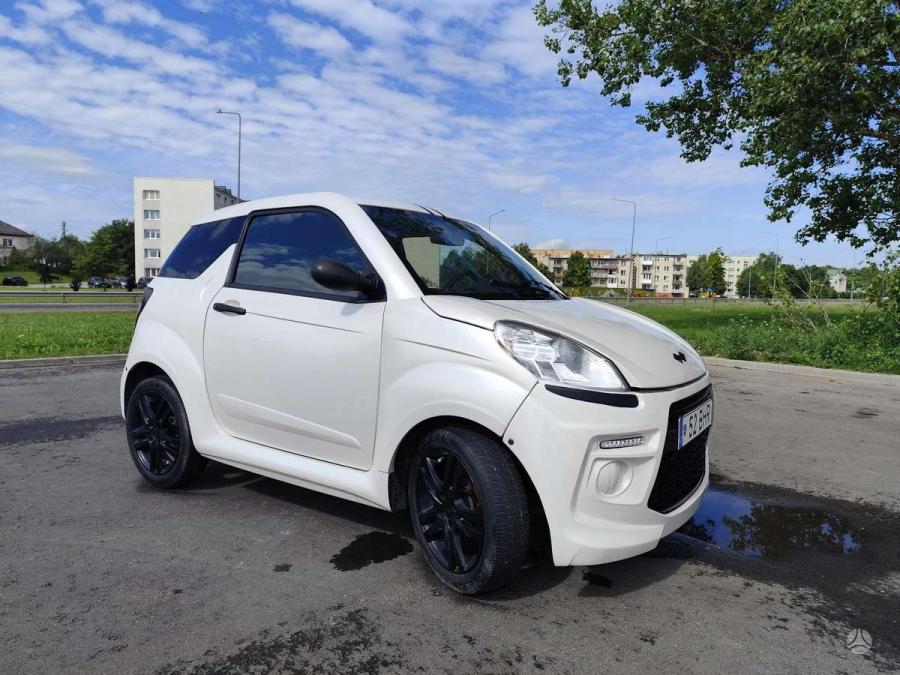 White Ligier JS 50 2016 in Radviliskis, with an engine capacity of 0.51 L and mileage of 39 thousand km for 6200 €, photo 3 on AUTOMOTO.COM.LV