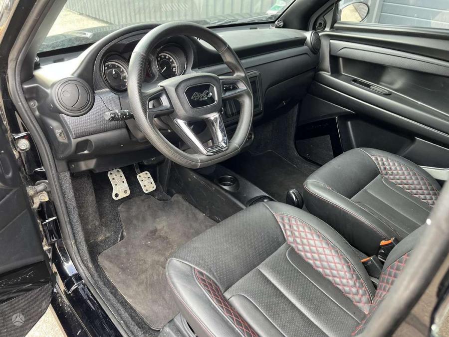 Black Ligier JS 60 2022 in Alytus, with an engine capacity of 0.48 L and mileage of 22 thousand km for 9600 €, photo 16 on AUTOMOTO.COM.LV