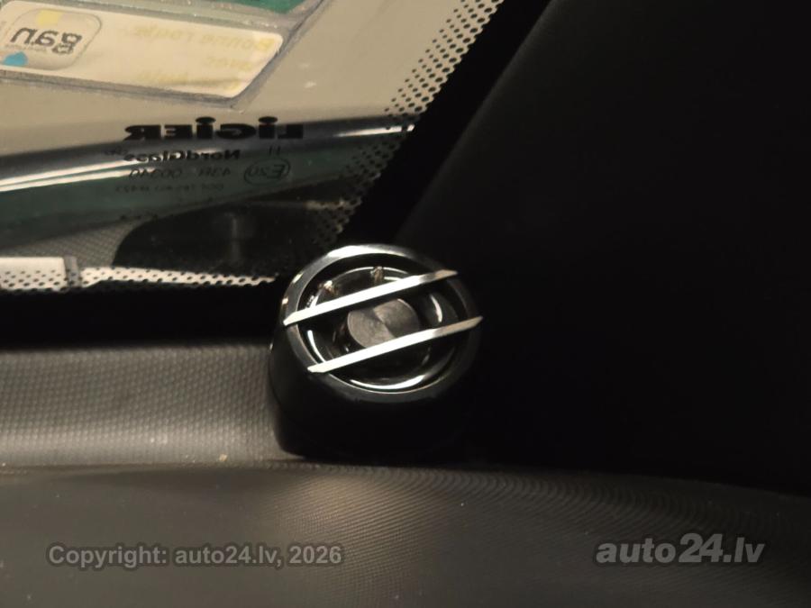 Melns Ligier JS 60 2022 Tallina, ar dzinēja tilpumu 0.49 L un nobraukumu 22 tūkst. km par 13490 €, foto 19 vietnē AUTOMOTO.COM.LV