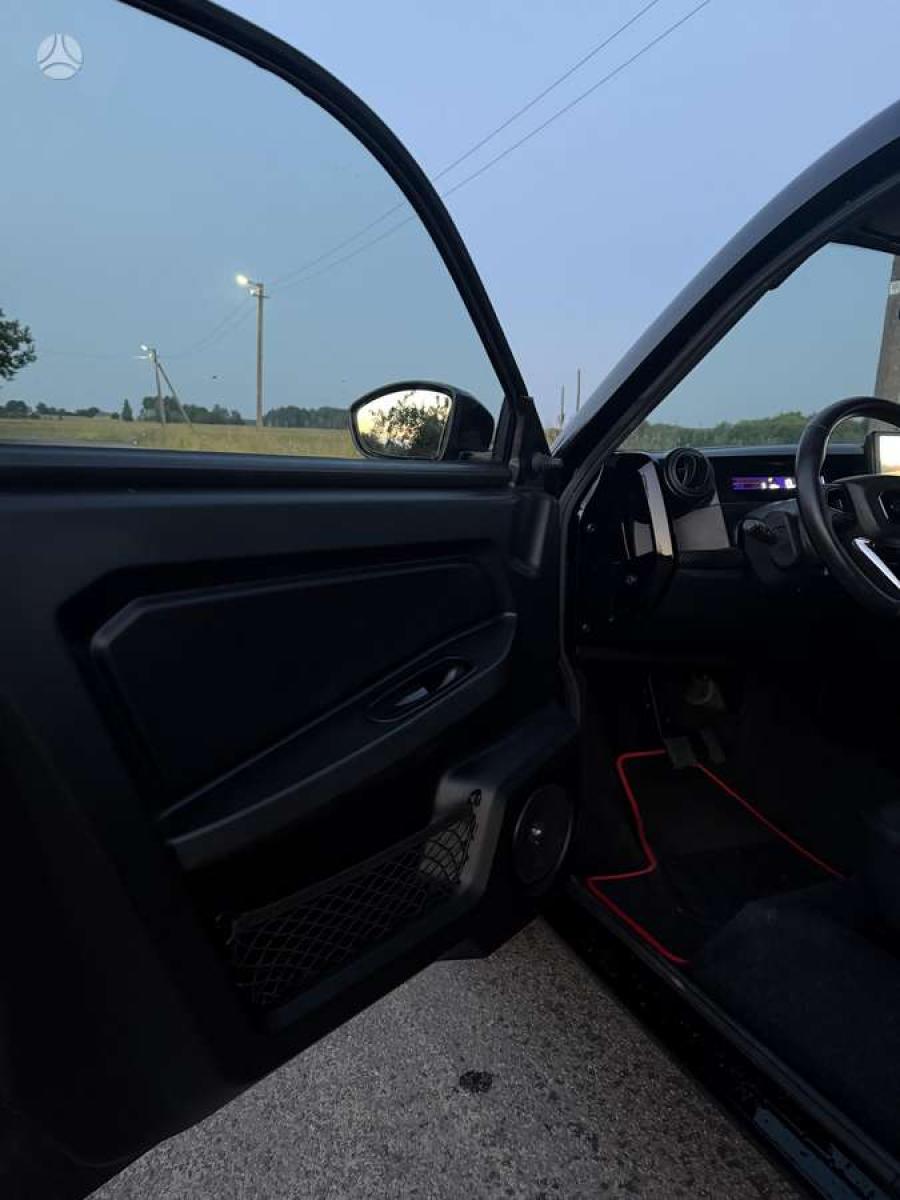 Melns Ligier Myli 2025 Tauragė, ar dzinēja tilpumu 0.00 L un nobraukumu 856 tūkst. km par 14799 €, foto 19 vietnē AUTOMOTO.COM.LV