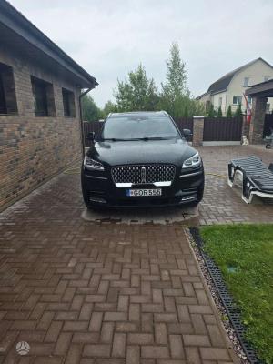 Melns Lincoln Aviator 2020 Viļņa, ar dzinēja tilpumu 3.00 L un nobraukumu 120 tūkst. km par 42500 €, foto 3 vietnē AUTOMOTO.COM.LV