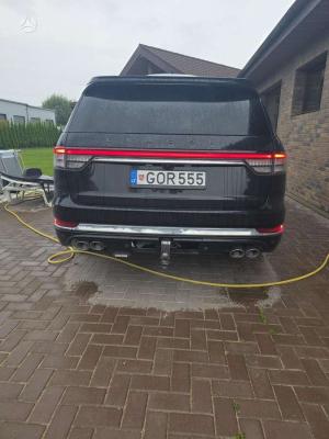 Melns Lincoln Aviator 2020 Viļņa, ar dzinēja tilpumu 3.00 L un nobraukumu 120 tūkst. km par 42500 €, foto 5 vietnē AUTOMOTO.COM.LV