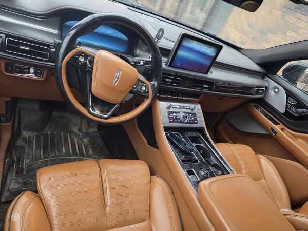 Melns Lincoln Aviator 2020 Viļņa, ar dzinēja tilpumu 3.00 L un nobraukumu 120 tūkst. km par 42500 €, foto 6 vietnē AUTOMOTO.COM.LV
