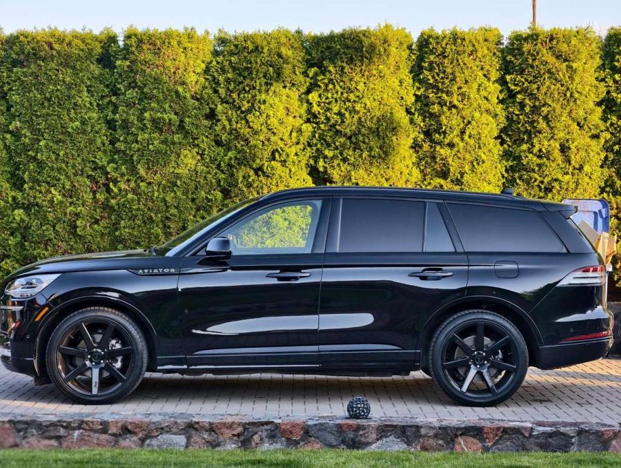 Melns Lincoln Aviator 2021 Šauļi, ar dzinēja tilpumu 3.00 L un nobraukumu 89 tūkst. km par 48500 €, foto 3 vietnē AUTOMOTO.COM.LV