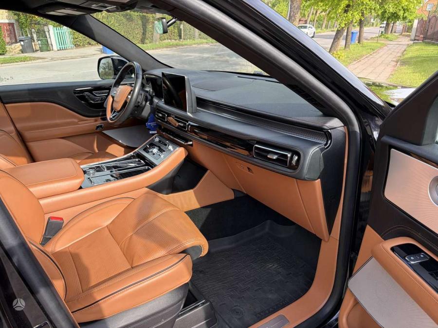 Melns Lincoln Aviator 2021 Šauļi, ar dzinēja tilpumu 3.00 L un nobraukumu 89 tūkst. km par 48500 €, foto 25 vietnē AUTOMOTO.COM.LV