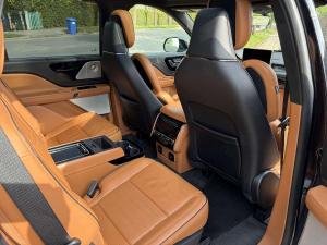 Melns Lincoln Aviator 2021 Šauļi, ar dzinēja tilpumu 3.00 L un nobraukumu 89 tūkst. km par 48500 €, foto 26 vietnē AUTOMOTO.COM.LV