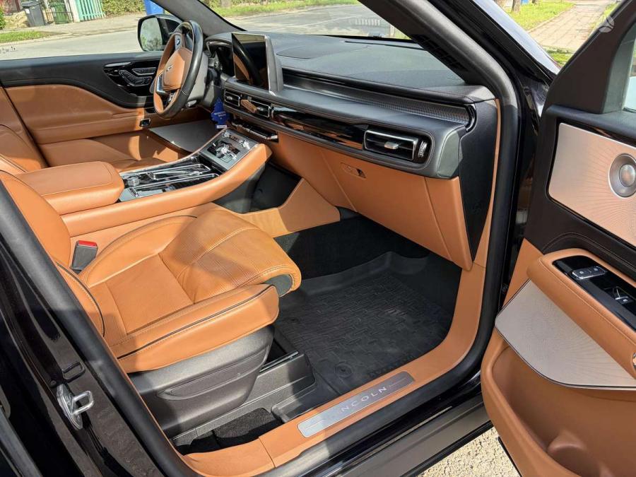 Melns Lincoln Aviator 2021 Šauļi, ar dzinēja tilpumu 3.00 L un nobraukumu 89 tūkst. km par 48500 €, foto 28 vietnē AUTOMOTO.COM.LV
