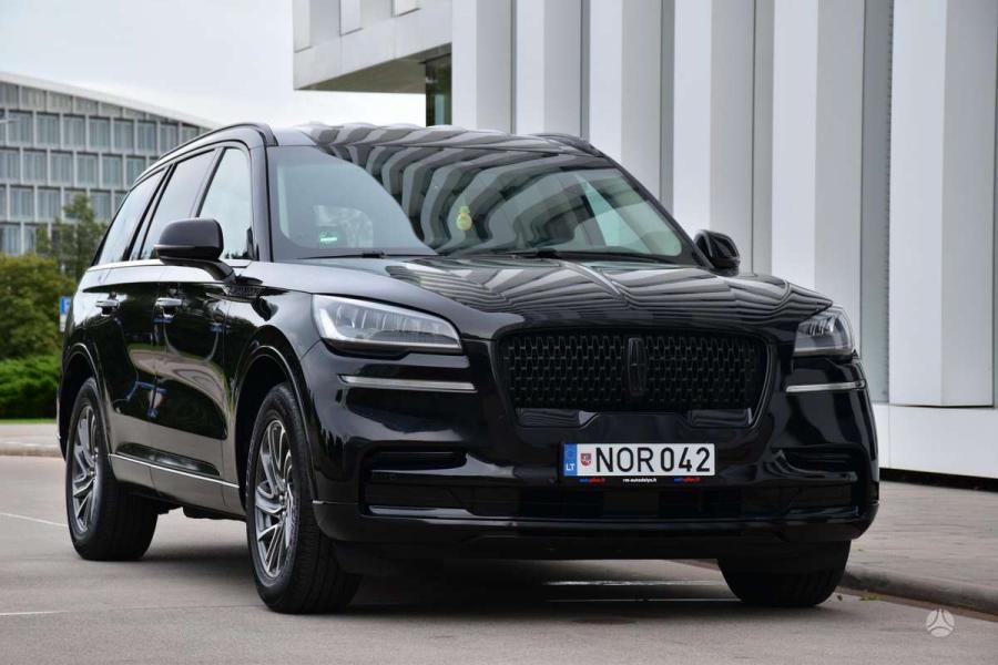 Melns Lincoln Aviator 2023 Viļņa, ar dzinēja tilpumu 2.96 L un nobraukumu 114 tūkst. km par 29500 €, foto 1 vietnē AUTOMOTO.COM.LV