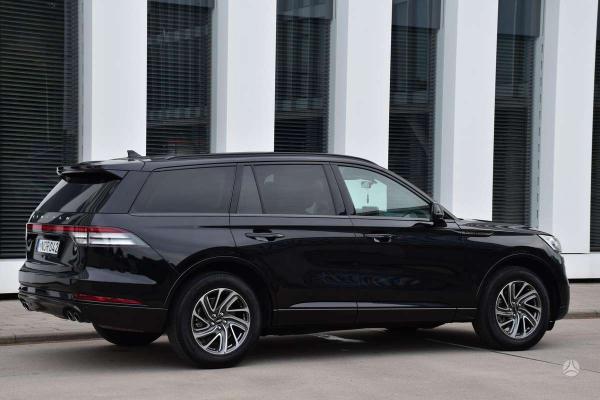 Melns Lincoln Aviator 2023 Viļņa, ar dzinēja tilpumu 2.96 L un nobraukumu 114 tūkst. km par 29500 €, foto 7 vietnē AUTOMOTO.COM.LV