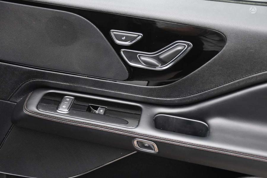 Melns Lincoln Aviator 2023 Viļņa, ar dzinēja tilpumu 2.96 L un nobraukumu 114 tūkst. km par 29500 €, foto 14 vietnē AUTOMOTO.COM.LV