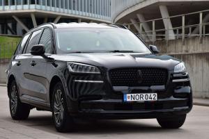 Melns Lincoln Aviator 2023 Viļņa, ar dzinēja tilpumu 2.96 L un nobraukumu 114 tūkst. km par 29500 €, foto 17 vietnē AUTOMOTO.COM.LV