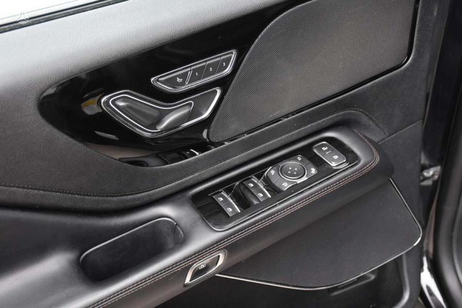 Melns Lincoln Aviator 2023 Viļņa, ar dzinēja tilpumu 2.96 L un nobraukumu 114 tūkst. km par 29500 €, foto 22 vietnē AUTOMOTO.COM.LV