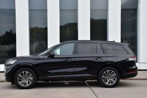 Melns Lincoln Aviator 2023 Viļņa, ar dzinēja tilpumu 2.96 L un nobraukumu 114 tūkst. km par 29500 €, foto 25 vietnē AUTOMOTO.COM.LV