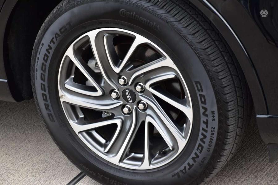 Melns Lincoln Aviator 2023 Viļņa, ar dzinēja tilpumu 3.00 L un nobraukumu 114 tūkst. km par 25990 €, foto 5 vietnē AUTOMOTO.COM.LV