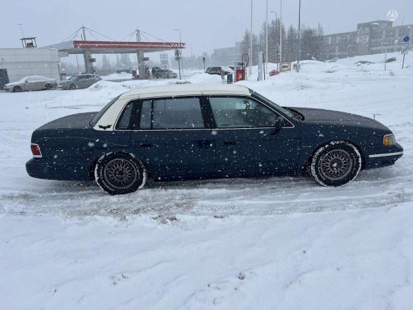 Blue Lincoln Continental 1991 in Telschi, with an engine capacity of 3.80 L and mileage of 198 thousand km for 3490 €, photo 3 on AUTOMOTO.COM.LV