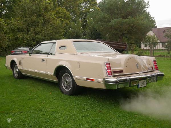 Brūns Lincoln Continental 1978 Viļņa, ar dzinēja tilpumu 7.50 L un nobraukumu 60 tūkst. km par 18000 €, foto 4 vietnē AUTOMOTO.COM.LV