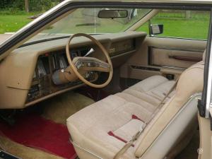 Brūns Lincoln Continental 1978 Viļņa, ar dzinēja tilpumu 7.50 L un nobraukumu 60 tūkst. km par 18000 €, foto 13 vietnē AUTOMOTO.COM.LV
