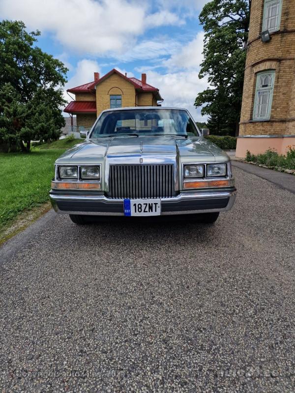 Green Lincoln Continental 1984 in Tallinn, with an engine capacity of 2.40 L and mileage of 198 thousand km for 14999 €, photo 5 on AUTOMOTO.COM.LV
