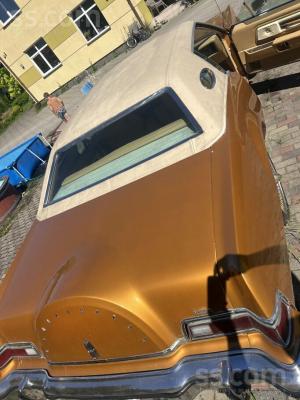 Yellow Lincoln Continental 1976 in Liepaja, with an engine capacity of 7.50 L and mileage of 83 thousand km for 11200 €, photo 5 on AUTOMOTO.COM.LV