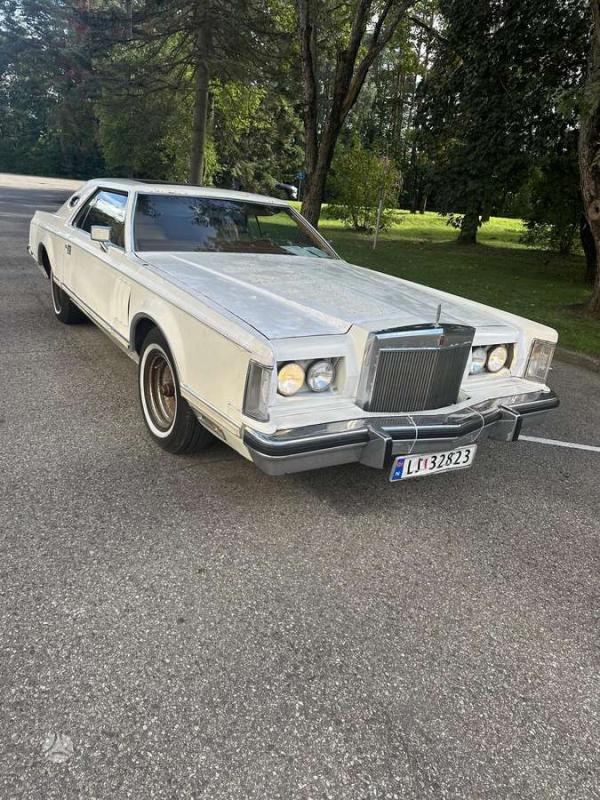 Yellow Lincoln Continental 1978 in Kaunas, with an engine capacity of 6.56 L and mileage of 28 thousand km for 9900 €, photo 4 on AUTOMOTO.COM.LV