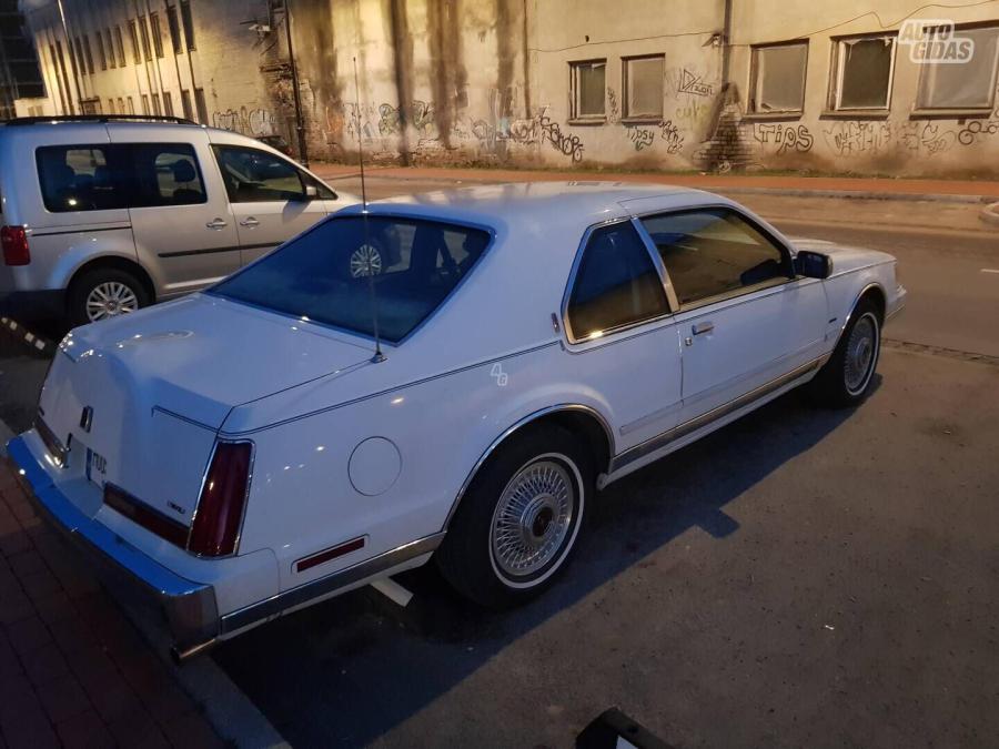 White Lincoln Mark 1990 in Vilnius, with an engine capacity of 5.00 L and mileage of 44 thousand km for 17500 €, photo 3 on AUTOMOTO.COM.LV