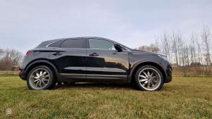 Black Lincoln MKC 2015 in Kaisiadorys, with an engine capacity of 2.00 L and mileage of 111 thousand km for 9700 €, photo 4 on AUTOMOTO.COM.LV