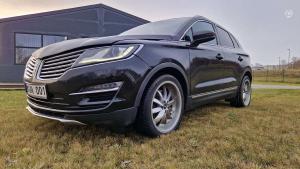 Black Lincoln MKC 2015 in Kaisiadorys, with an engine capacity of 2.00 L and mileage of 111 thousand km for 9700 €, photo 5 on AUTOMOTO.COM.LV