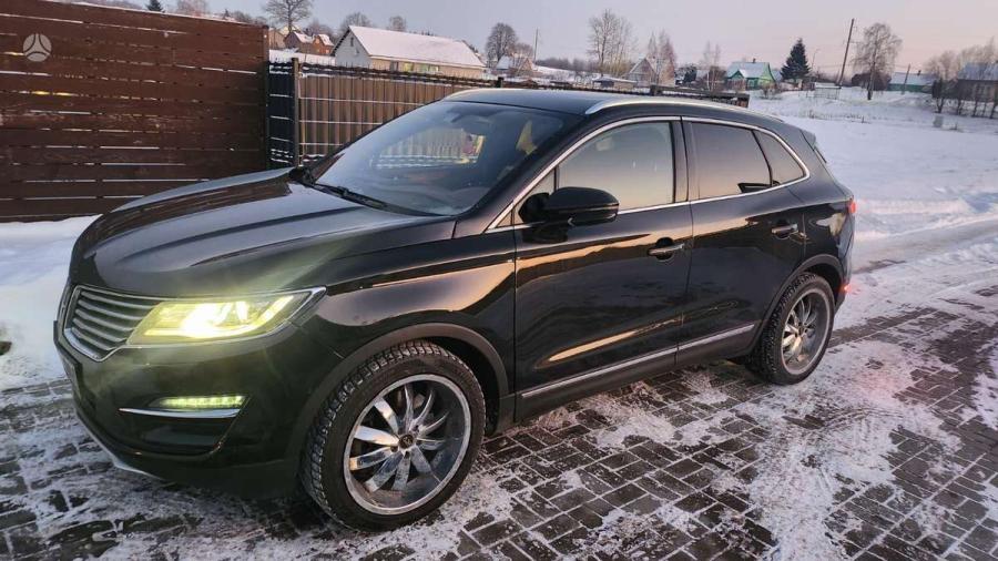 Black Lincoln MKC 2015 in Kaisiadorys, with an engine capacity of 2.00 L and mileage of 111 thousand km for 9700 €, photo 12 on AUTOMOTO.COM.LV