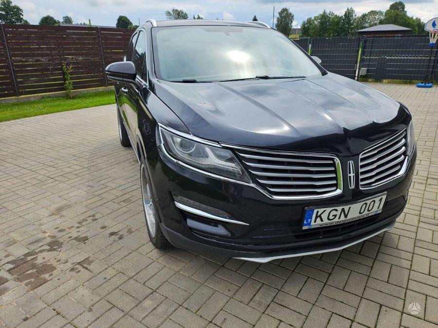 Black Lincoln MKC 2015 in Kaisiadorys, with an engine capacity of 2.00 L and mileage of 126 thousand km for 9500 €, photo 3 on AUTOMOTO.COM.LV