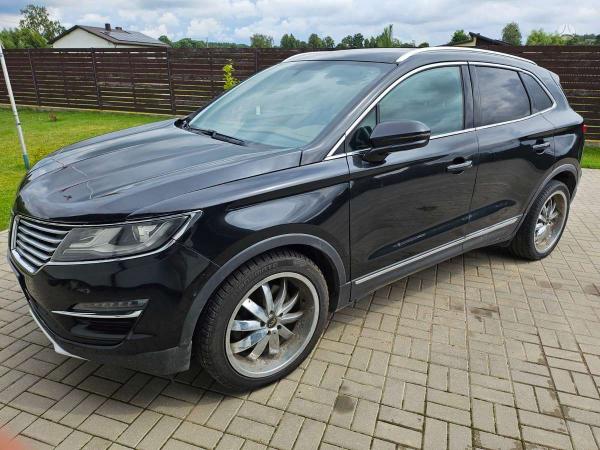 Lincoln MKC 2015 in Kaisiadorys on AUTOMOTO.COM.LV Black Lincoln MKC 2015 in Kaisiadorys, with an engine capacity of 2.00 L and mileage of 126 thousand km for 9500 €, photo 4 on AUTOMOTO.COM.LV