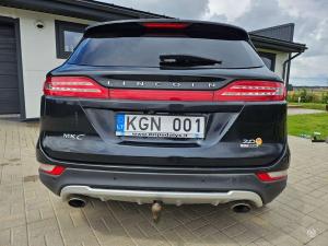 Black Lincoln MKC 2015 in Kaisiadorys, with an engine capacity of 2.00 L and mileage of 126 thousand km for 9500 €, photo 8 on AUTOMOTO.COM.LV