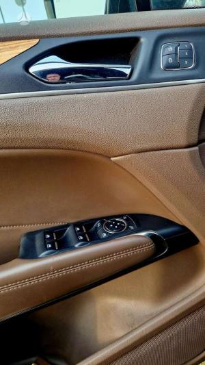 Black Lincoln MKC 2015 in Kaisiadorys, with an engine capacity of 2.00 L and mileage of 126 thousand km for 9500 €, photo 13 on AUTOMOTO.COM.LV