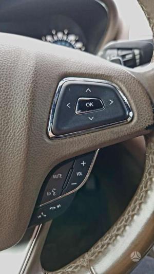 Black Lincoln MKC 2015 in Kaisiadorys, with an engine capacity of 2.00 L and mileage of 126 thousand km for 9500 €, photo 19 on AUTOMOTO.COM.LV