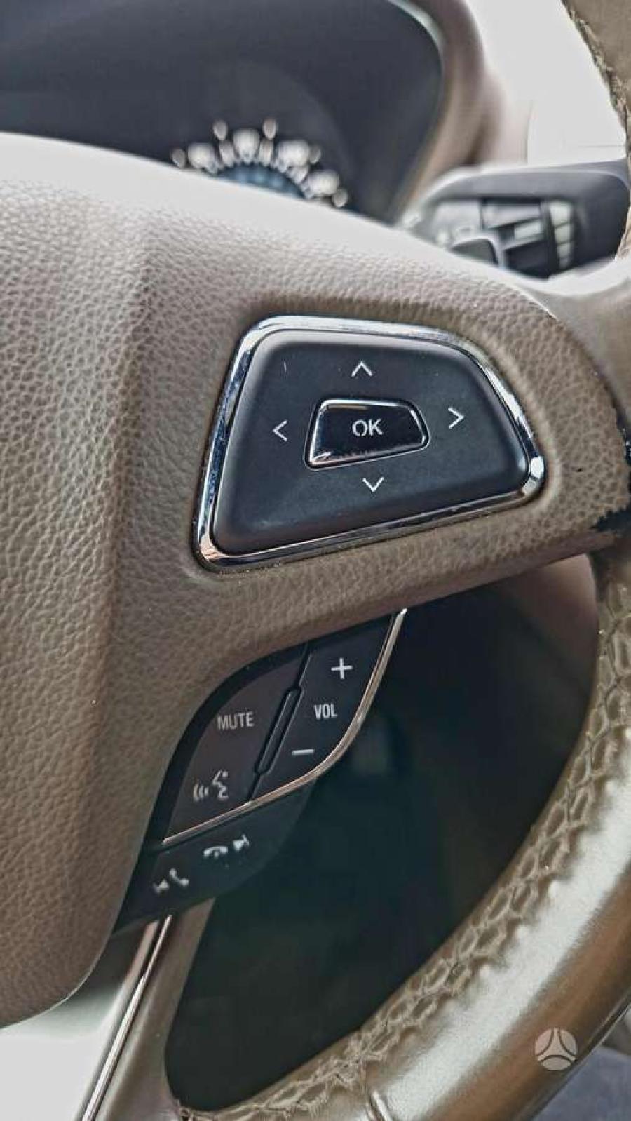 Black Lincoln MKC 2015 in Kaisiadorys, with an engine capacity of 2.00 L and mileage of 126 thousand km for 9500 €, photo 19 on AUTOMOTO.COM.LV