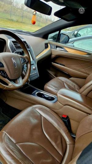 Black Lincoln MKC 2015 in Kaisiadorys, with an engine capacity of 2.00 L and mileage of 126 thousand km for 9500 €, photo 23 on AUTOMOTO.COM.LV