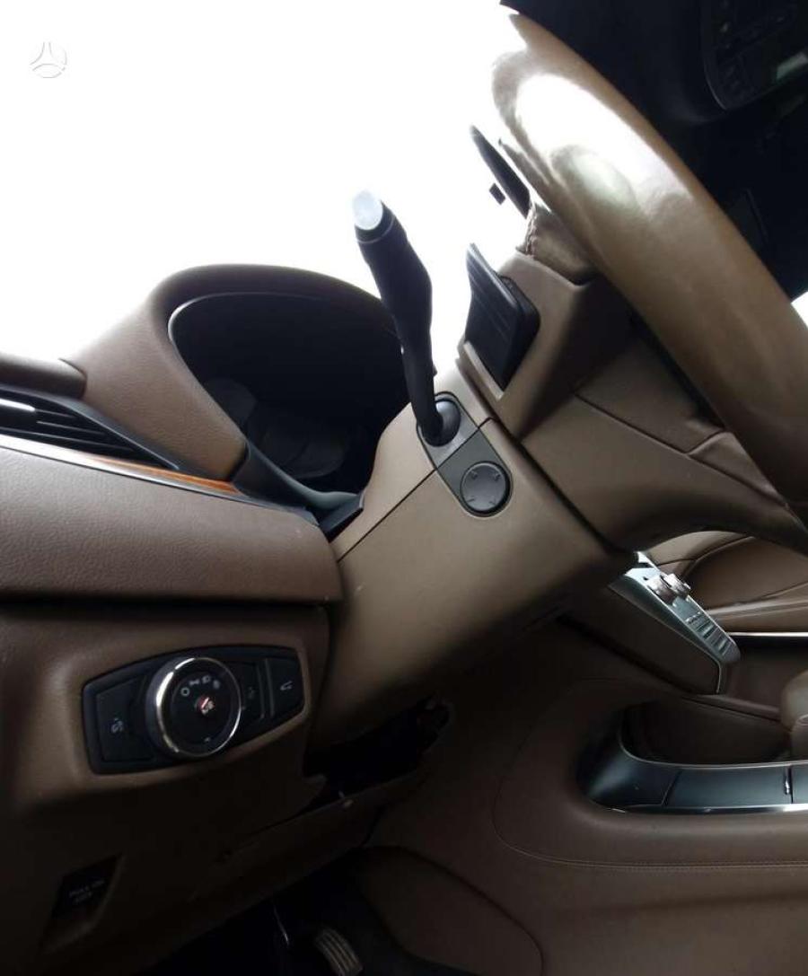 Black Lincoln MKC 2015 in Kaisiadorys, with an engine capacity of 2.00 L and mileage of 126 thousand km for 9500 €, photo 24 on AUTOMOTO.COM.LV