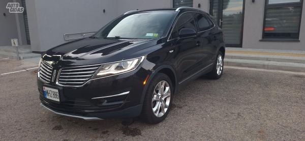 Black Lincoln MKC 2018 in Pagegiai, with an engine capacity of 1.90 L and mileage of 81 thousand km for 15900 €, photo 2 on AUTOMOTO.COM.LV