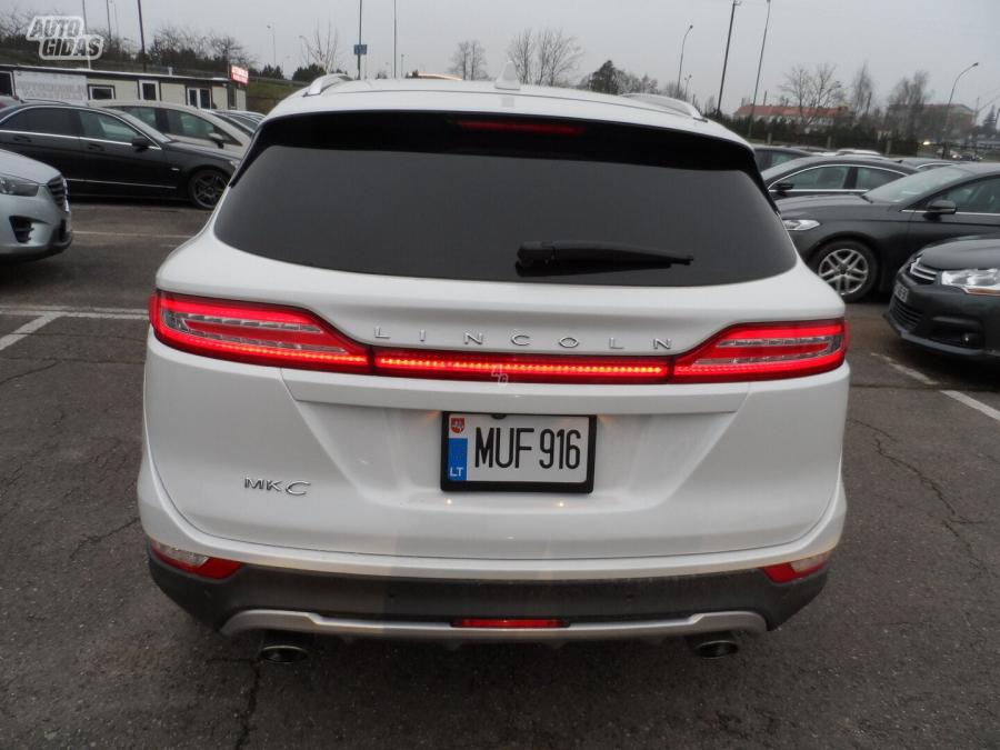 White Lincoln MKC 2015 in Klaipeda, with an engine capacity of 2.00 L and mileage of 110 thousand km for 12800 €, photo 6 on AUTOMOTO.COM.LV