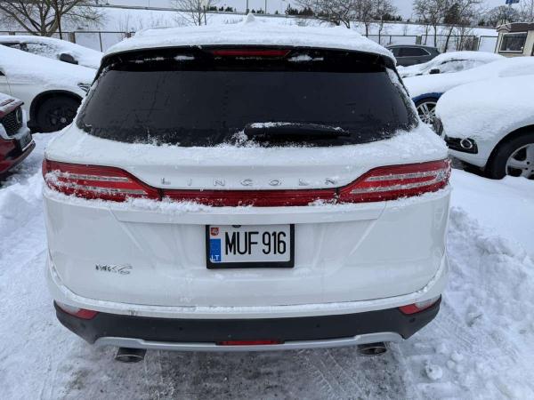 Balts Lincoln MKC 2016 Klaipėda, ar dzinēja tilpumu 2.00 L un nobraukumu 111 tūkst. km par 12800 €, foto 4 vietnē AUTOMOTO.COM.LV