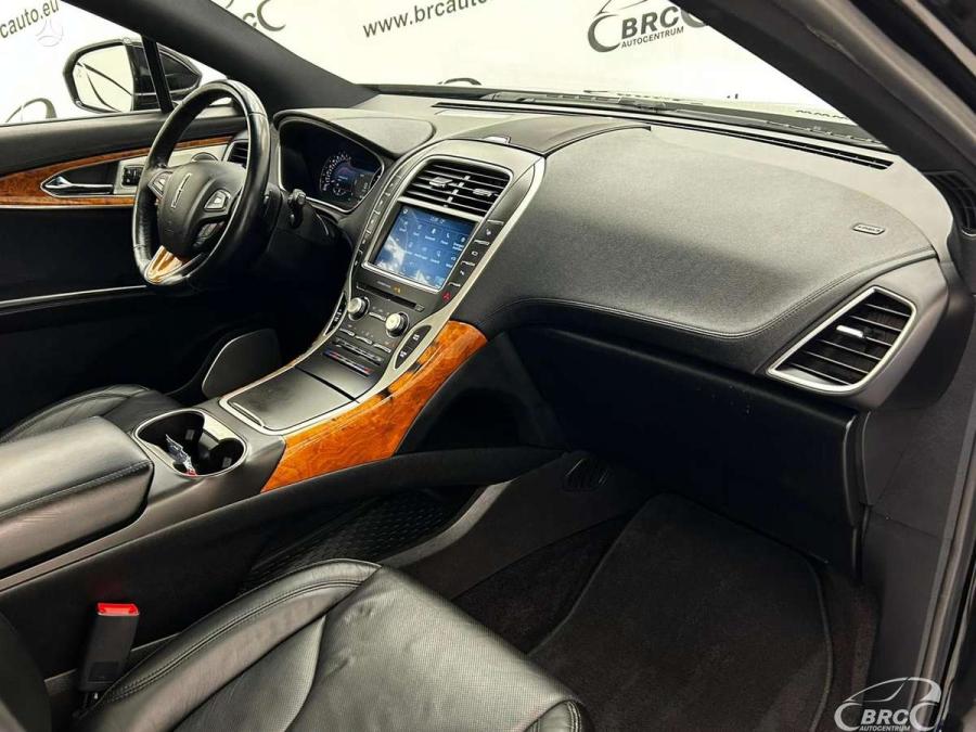 Black Lincoln MKX 2017 in Vilnius, with an engine capacity of 3.73 L and mileage of 168 thousand km for 14900 €, photo 10 on AUTOMOTO.COM.LV