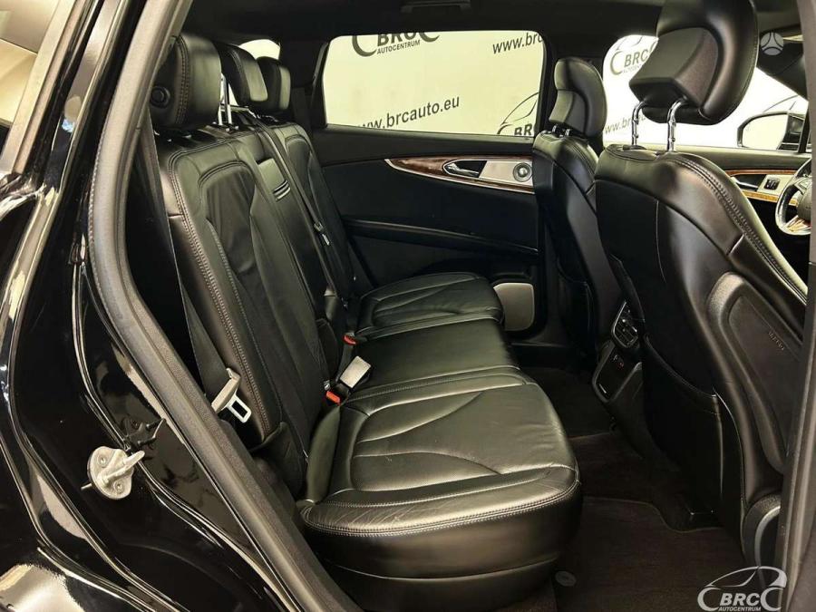 Black Lincoln MKX 2017 in Vilnius, with an engine capacity of 3.73 L and mileage of 168 thousand km for 14900 €, photo 11 on AUTOMOTO.COM.LV