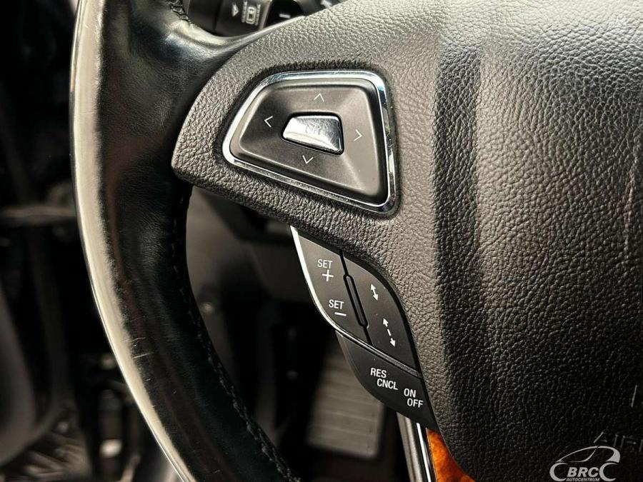 Black Lincoln MKX 2017 in Vilnius, with an engine capacity of 3.73 L and mileage of 168 thousand km for 14900 €, photo 14 on AUTOMOTO.COM.LV