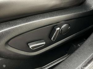 Black Lincoln MKX 2017 in Vilnius, with an engine capacity of 3.73 L and mileage of 168 thousand km for 14900 €, photo 17 on AUTOMOTO.COM.LV