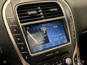 Black Lincoln MKX 2017 in Vilnius, with an engine capacity of 3.73 L and mileage of 168 thousand km for 14900 €, photo 20 on AUTOMOTO.COM.LV