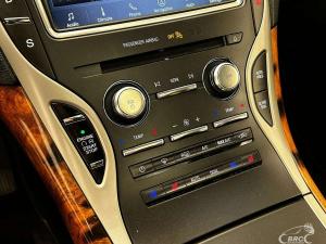 Black Lincoln MKX 2017 in Vilnius, with an engine capacity of 3.73 L and mileage of 168 thousand km for 14900 €, photo 21 on AUTOMOTO.COM.LV