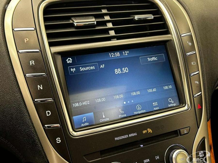 Black Lincoln MKX 2017 in Vilnius, with an engine capacity of 3.73 L and mileage of 168 thousand km for 14900 €, photo 23 on AUTOMOTO.COM.LV