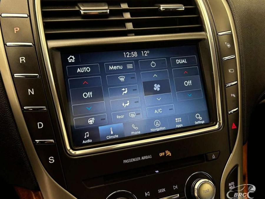 Black Lincoln MKX 2017 in Vilnius, with an engine capacity of 3.73 L and mileage of 168 thousand km for 14900 €, photo 24 on AUTOMOTO.COM.LV